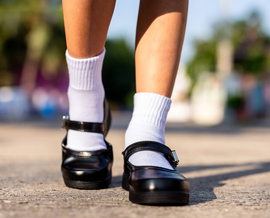 The Benefits of Wearing Comfortable Shoes in the Workplace - iShoes